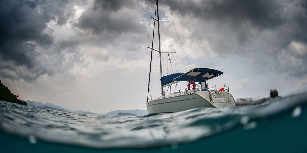 Staying Safe at Sea: Avoid These Dangerous Boating Mistakes – Boatmart Blog