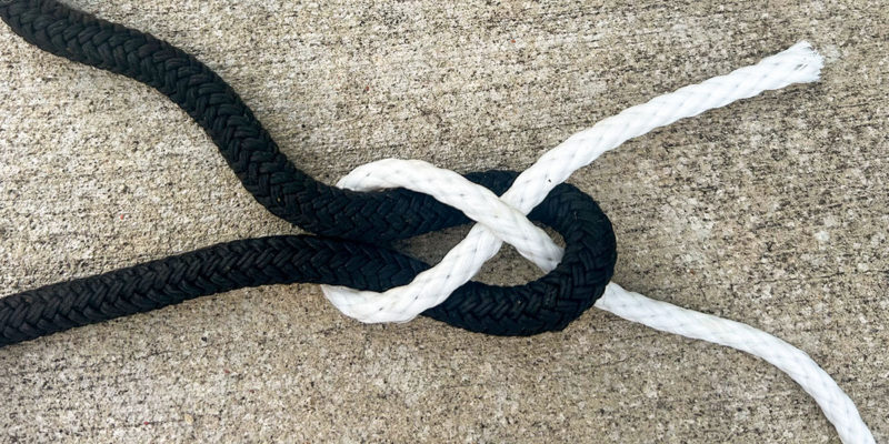 In Detail: How to Tie a Sheet Bend Knot – Boatmart Blog