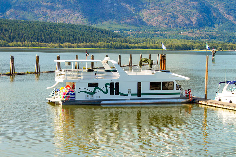 Houseboats and Floating Homes: The Basics – Boatmart Blog