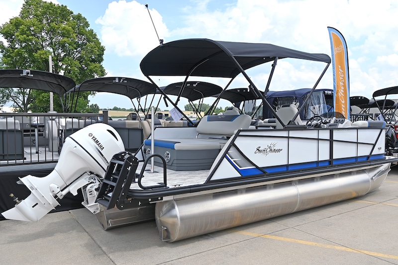 SunChaser Eclipse 25 SB DH Preview – Boatmart Blog